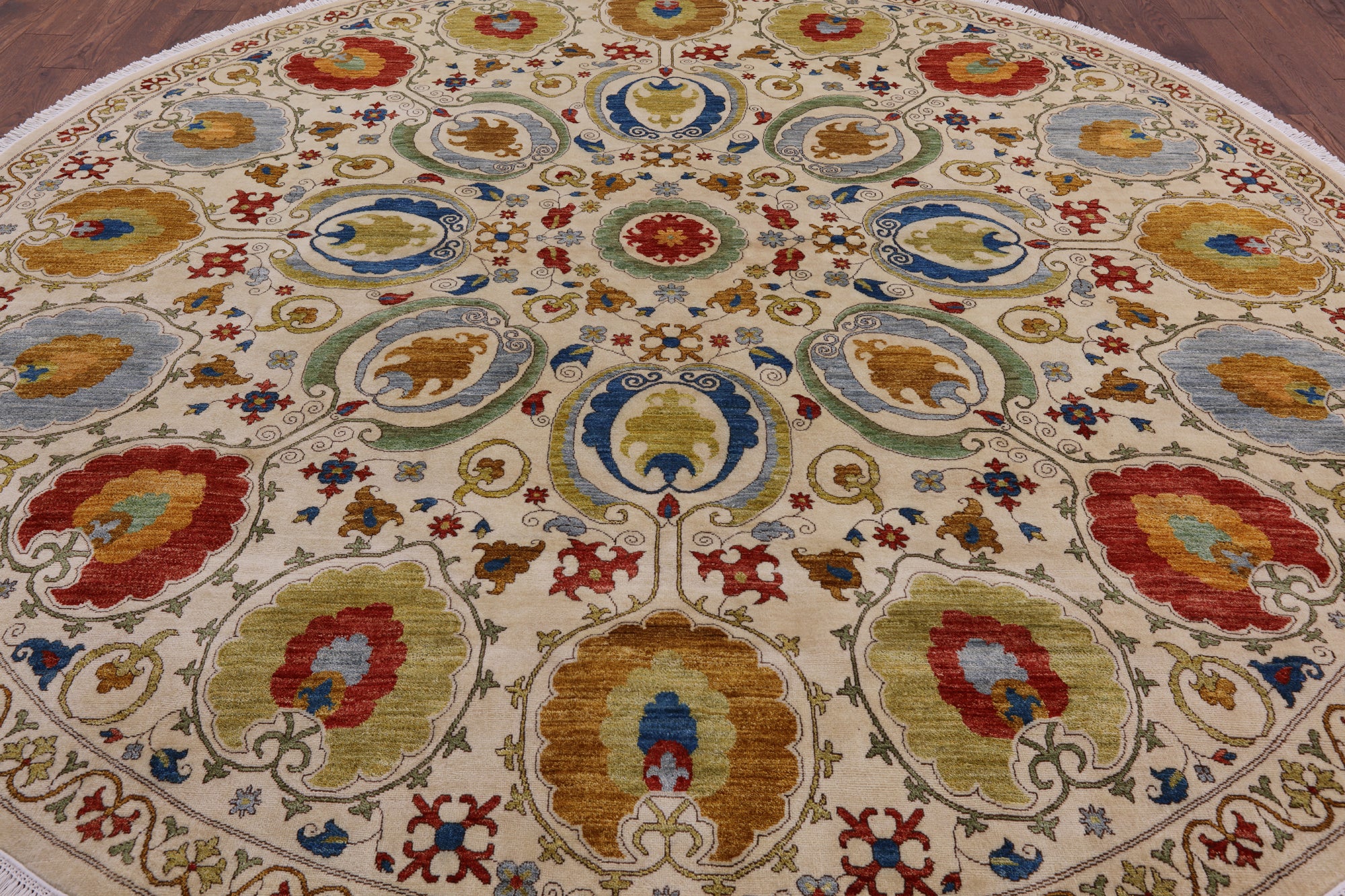 Round William Morris Handmade Wool Rug – Golden Nile